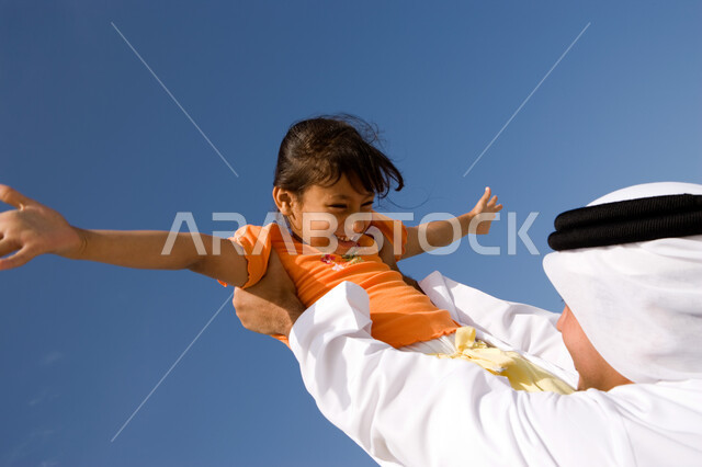 Gestures of enjoyment and happiness in family leisure activities during ...