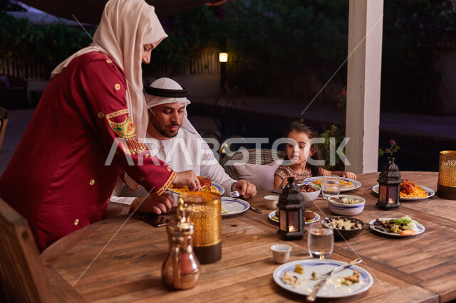 Types of traditional Emirati food, enjoying Ramadan breakfast with the ...