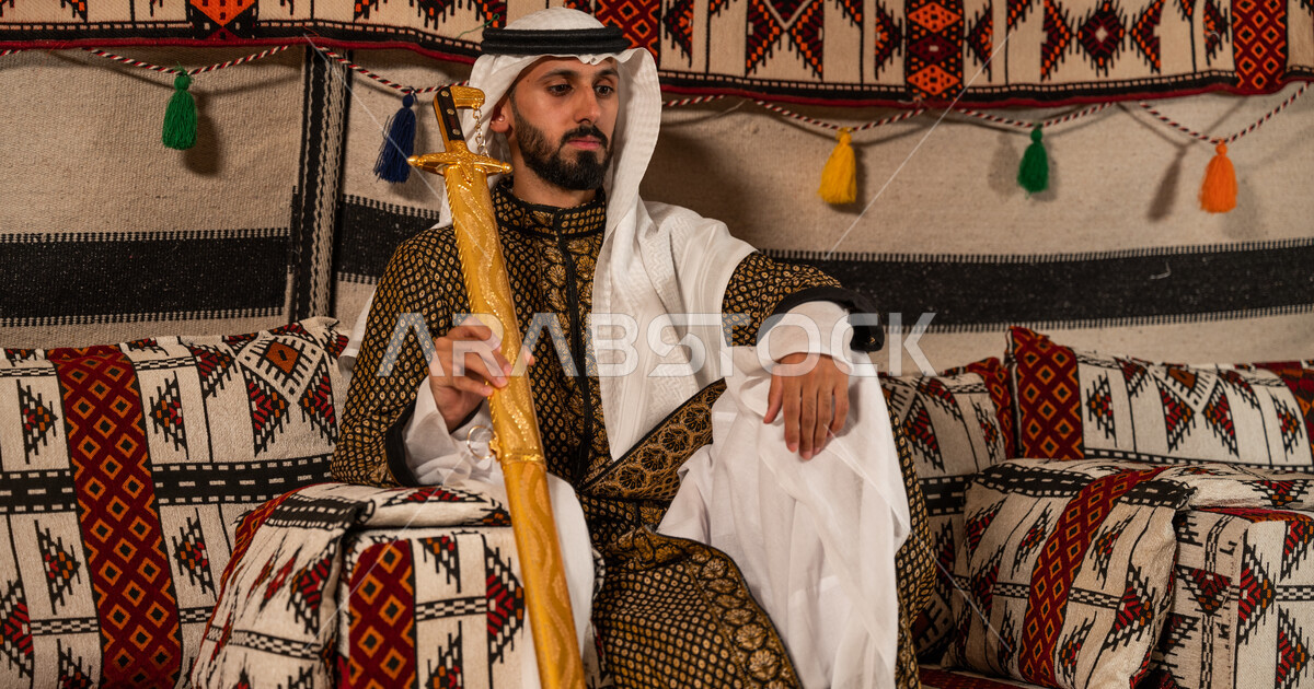 Showing off Saudi traditional weapons, the love and passion of owning ...