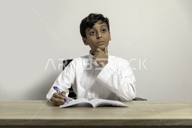 Gestures of distraction and searching for a solution, portrait of a ...