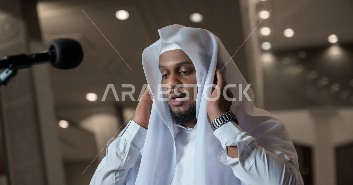 The imam of a Saudi Gulf mosque in a mosque in the Kingdom of Saudi ...