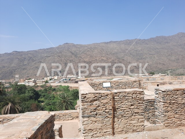 The architectural design of the ancient historic village of Dhi Al-Ayn ...