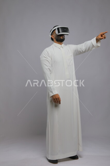 Using the sense of touch to touch holographic elements with tap ...