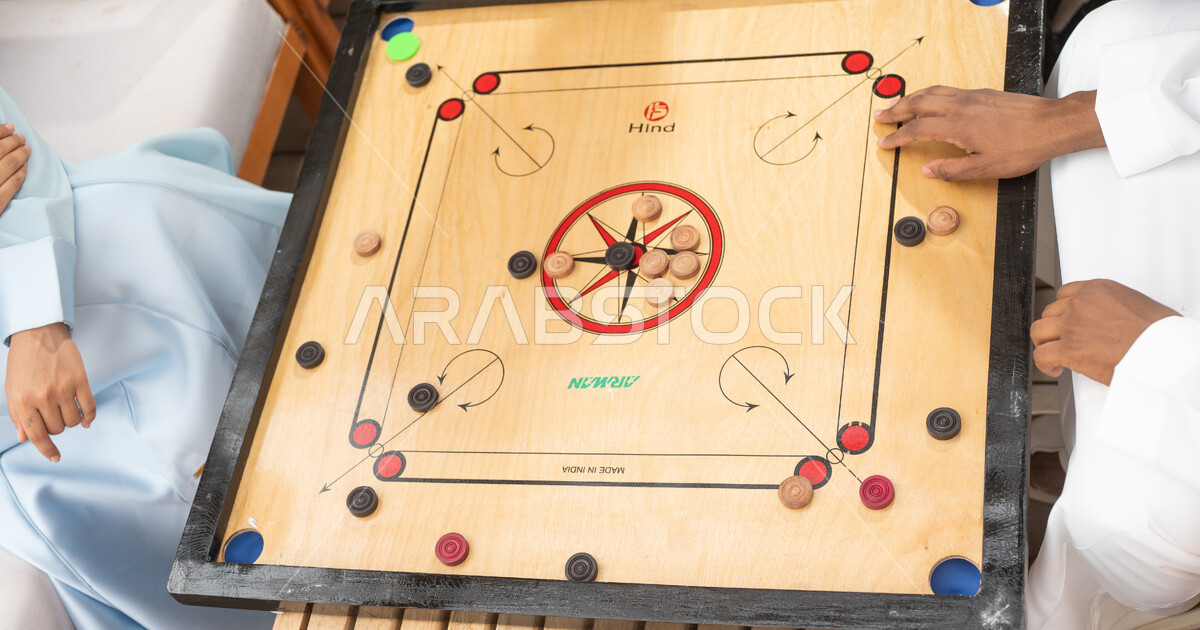 جمعات وأجواء عائلية سعيدة، قضاء أوقات ممتعة برفقة الأهل والأصدقاء ...