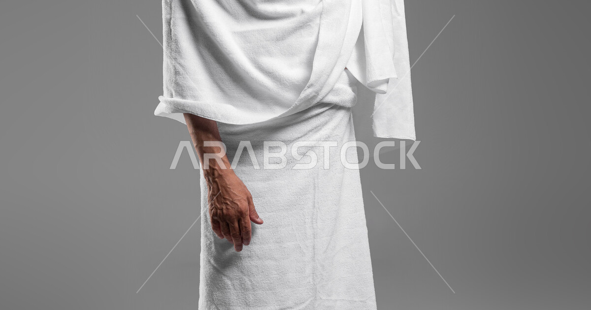 الرد على الاتصالات عبر الهاتف المحمول، بورتريه لرجل مسن خليجي عربي