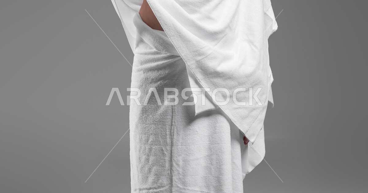 تطبيقات وبرامج الهاتف المحمول لارشادات الحج والعمرة بورتريه لرجل مسن