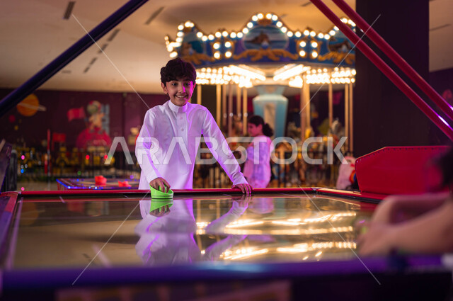 Realistic experiences of sliding disc sports, entertainment centers in ...