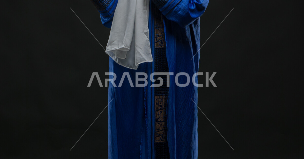 Locating a specific location and thing, gestures and hand movements ...