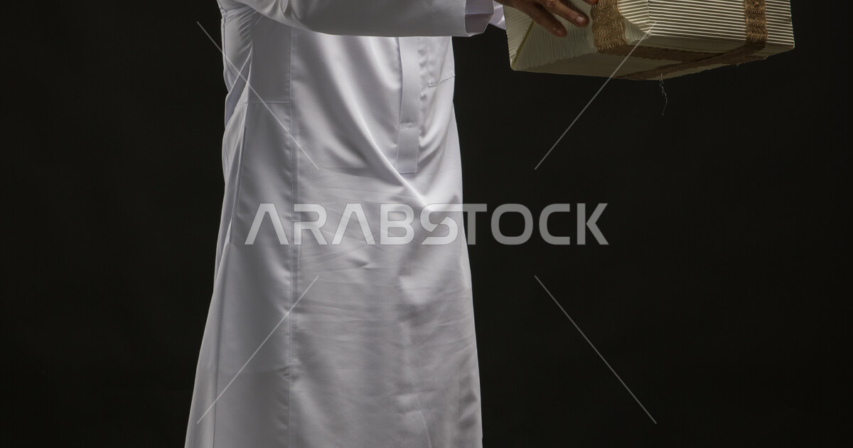 تعابير الحماس والسرور بالأعياد ومناسبات ومفاجآت سعيدة, بورتريه لرجل ...