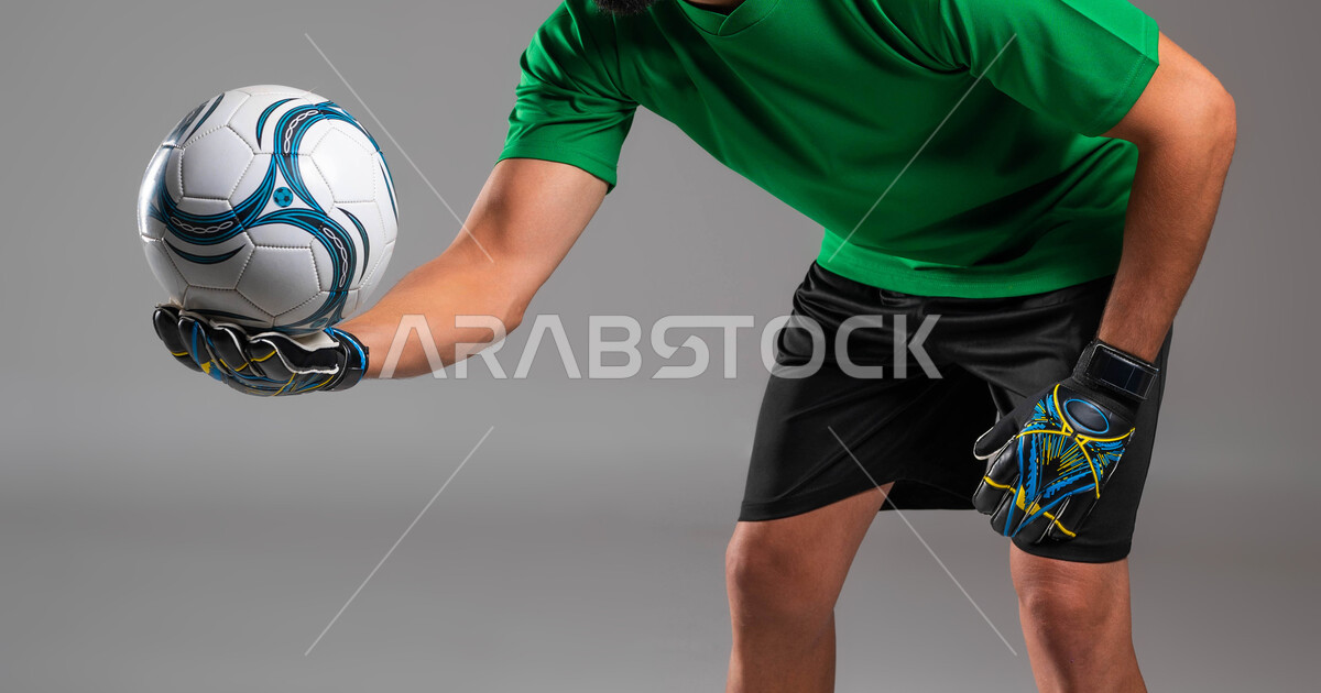 Bowing gestures and focusing on the goal, practicing the hobby of ...