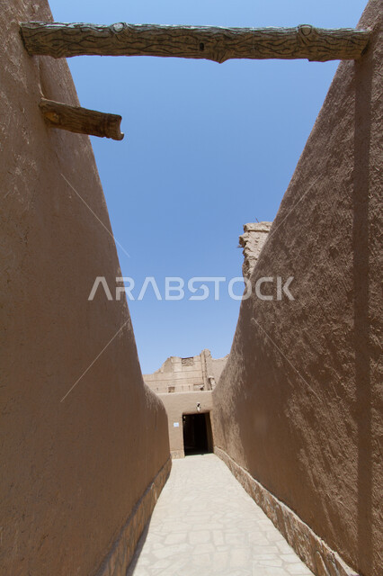 The historical architectural style in the village of Ushaiqar in Riyadh ...