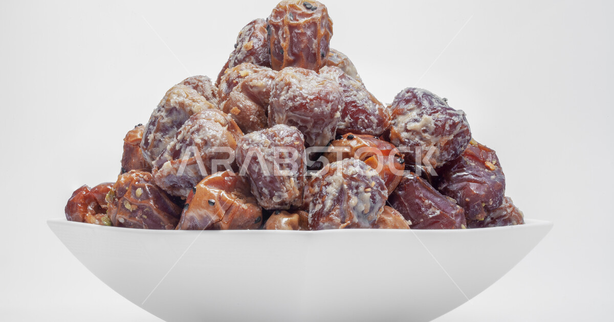 Different types of delicious, healthy dates, a healthy and beneficial ...