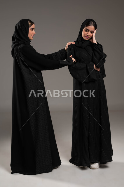 Sympathy and affection between sisters, alleviating pain and ...