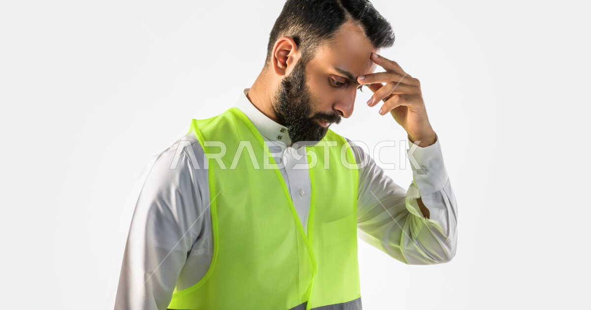 Portrait of a Saudi Arabian engineer man with different face and hand ...