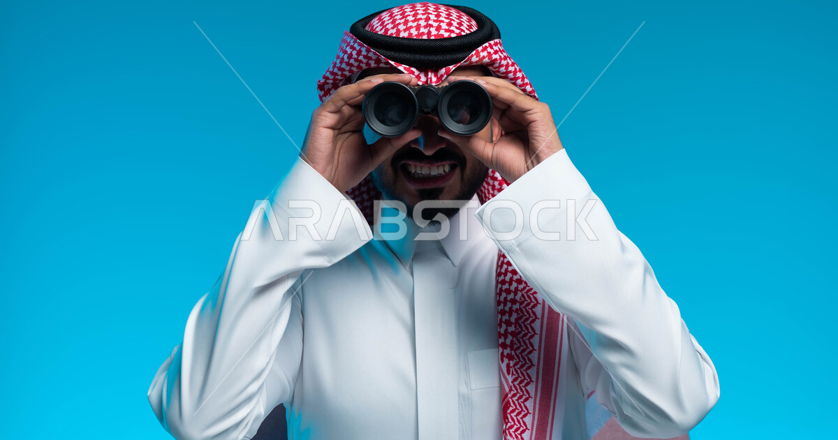 رؤية الاشياء البعيدة عبر التلسكوب، حب الاستكشاف والمغامرة، بورتريه مقرب ...