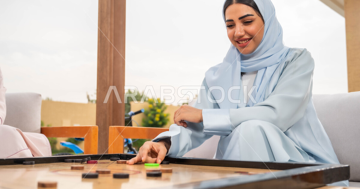 أجواء صيفية سعيدة، قضاء أوقات ممتعة في الهواء الطلق، التسلية والترفيه ...