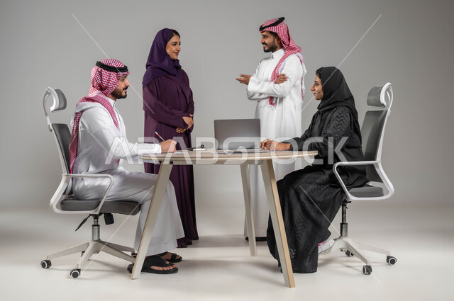 The concept of teamwork, assistance and cooperation in business ...