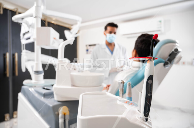 Wireless optical curing device, medical instructions and guidance, a ...