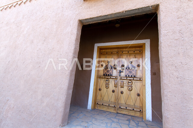 The architectural engineering art of the alleys and ancient mud ...