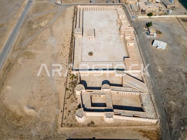 Al-Uqair Port on the coast of the Arabian Gulf, the architectural art ...
