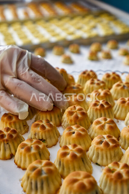 Delicious Eid maamoul pieces, generous hospitality in the Kingdom of ...