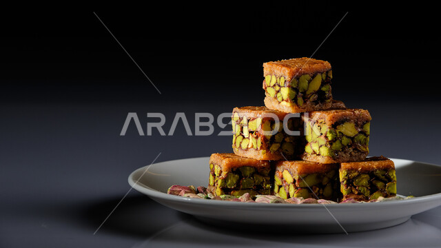 National local products, Saudi desserts with pistachios and nuts ...