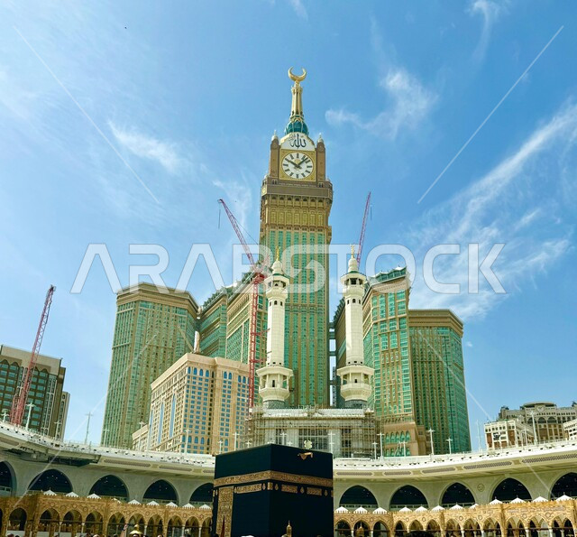 The architectural engineering art of the clock tower in the Holy Mosque ...