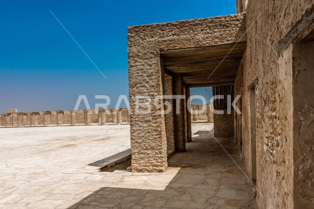 The architectural engineering art of building forts and castles in ...