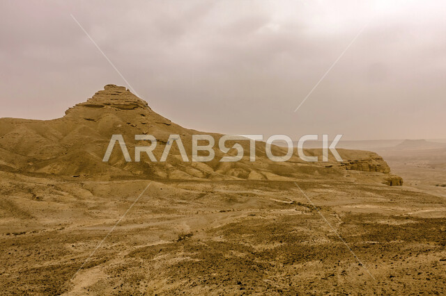 The end of the world mountain range in the city of Riyadh, the Tuwaiq ...