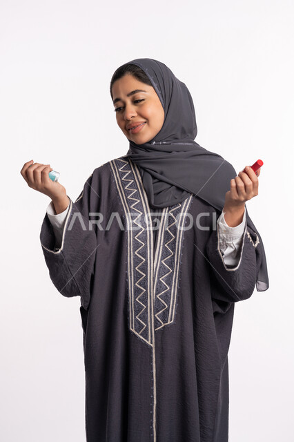 Confusion in choosing the color of nail polish, a Saudi expert in women ...