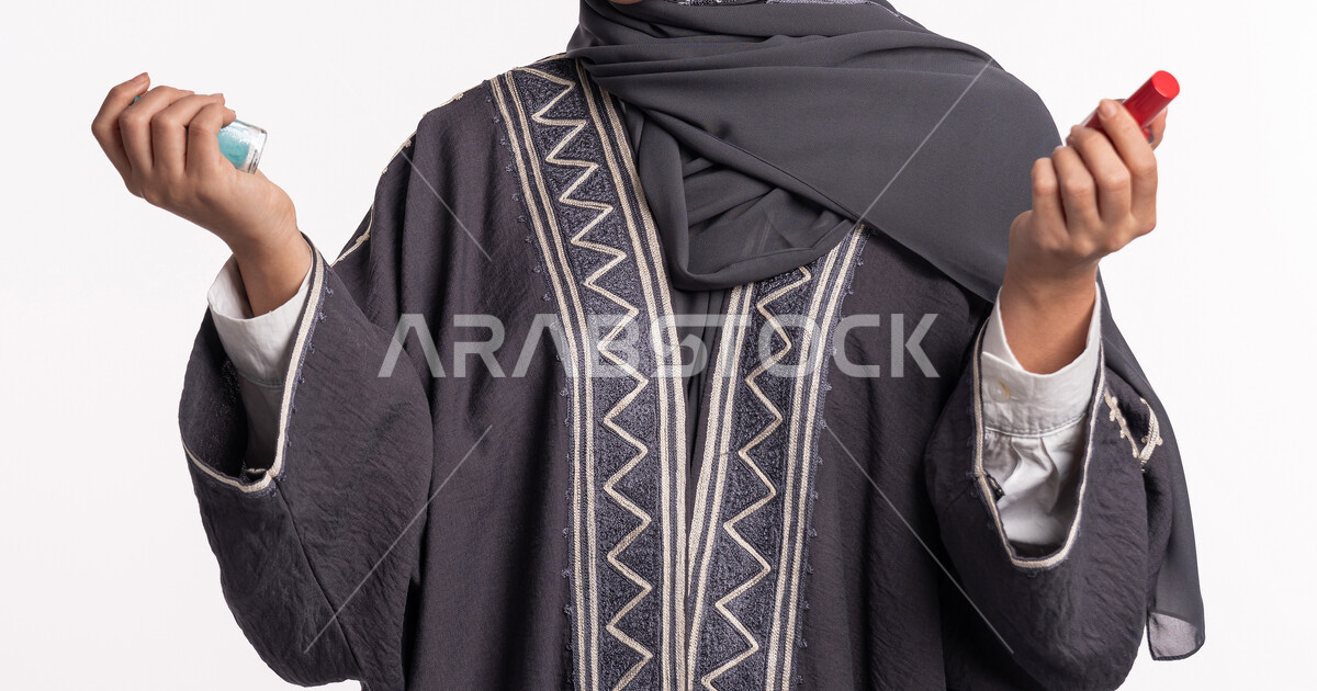 الحيرة في اختيار لون طلاء الأظافر، خبيرة سعودية لمستحضرات التجميل النسائية، صالون تجميلي نسائي ...