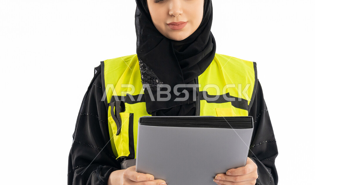 متابعة سير المشاريع، مشاركة النساء في العمل، وظائف هندسية في الامارات، بورتريه لمهندسة عربية ...