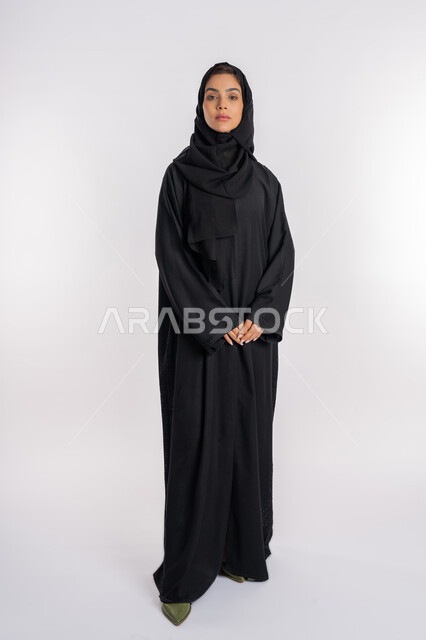 Modern and elegant veiled fashion, looks and expressions of firmness ...