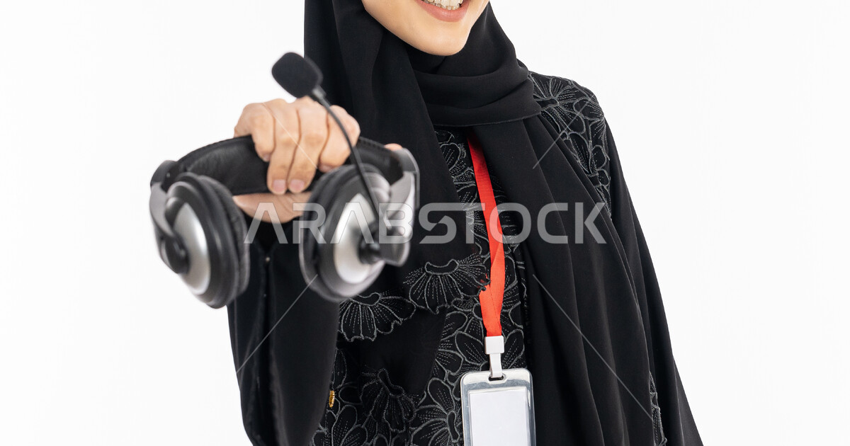 Responding and answering customers’ questions with cheerful and joyful ...