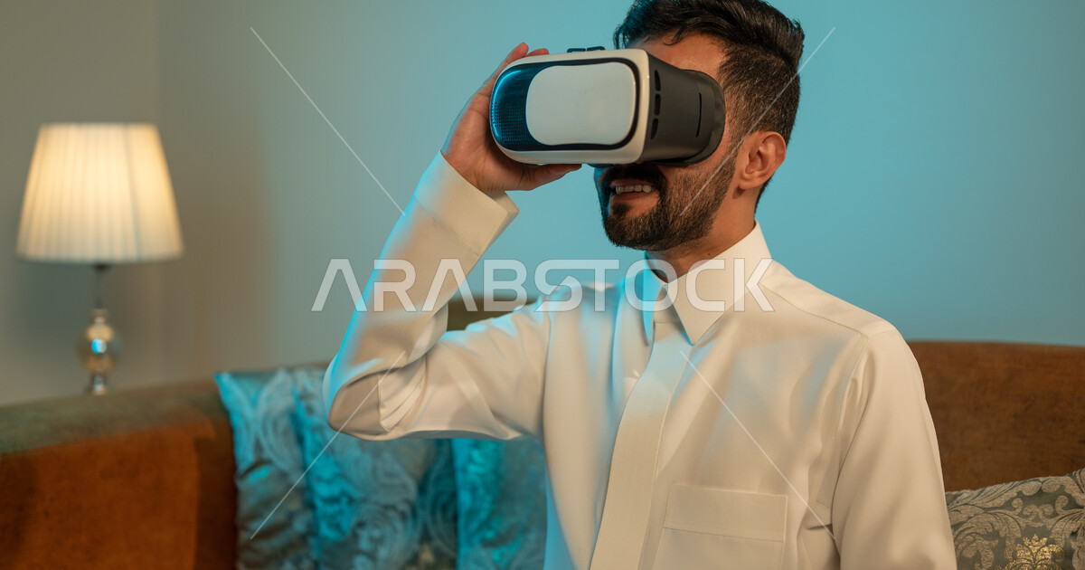التفاعل و المتعة و التسلية بمتابعة المسلسلات ، مشاهدة أفلام ثلاثية الابعاد عبر نظارة الواقع ...