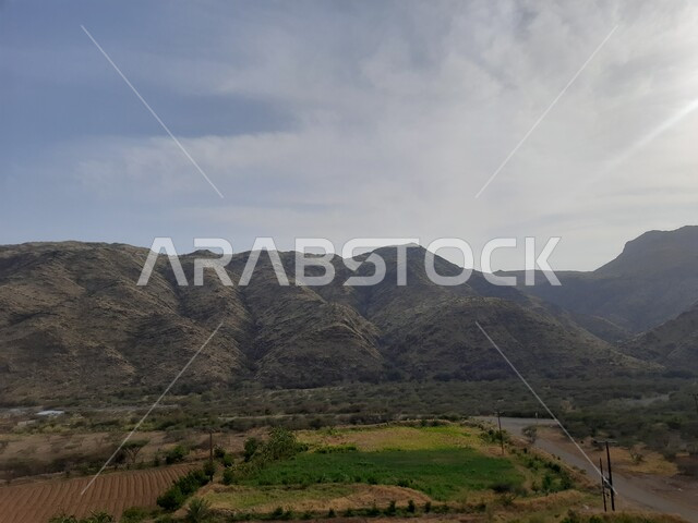 Famous historical and heritage tourist attractions, mountain peaks and ...
