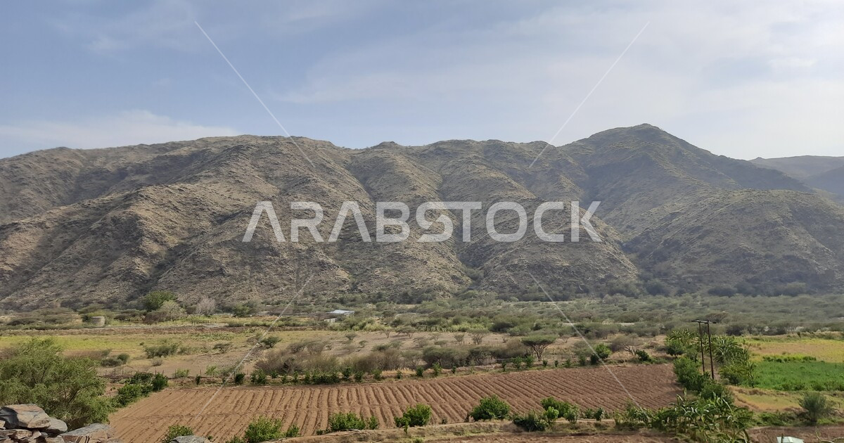 Famous historical and heritage tourist attractions, mountain peaks and ...