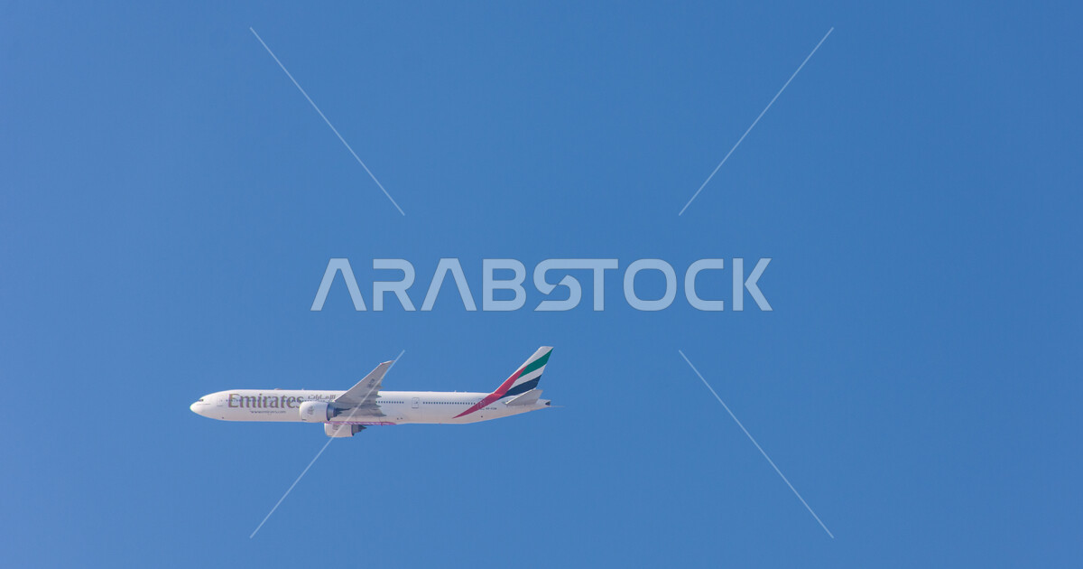 Emirati plane flying in the sky, tourism in the United Arab Emirates ...