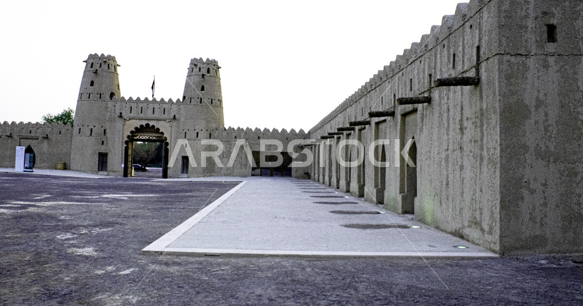 Tourist attractions in the United Arab Emirates, ancient architecture ...