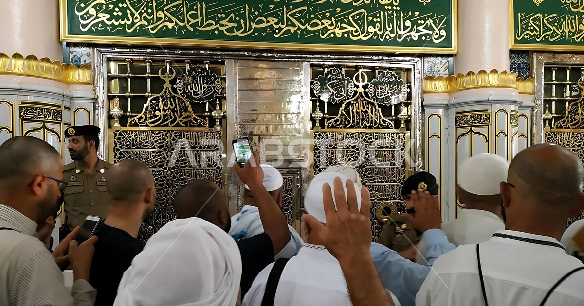 محراب النبي في المملكة العربية السعودية، صورة من الاعلى لتجمع المسلمين ...