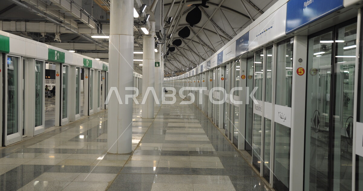 Photographing the Mashaer Train from the inside in Mina in the Kingdom ...