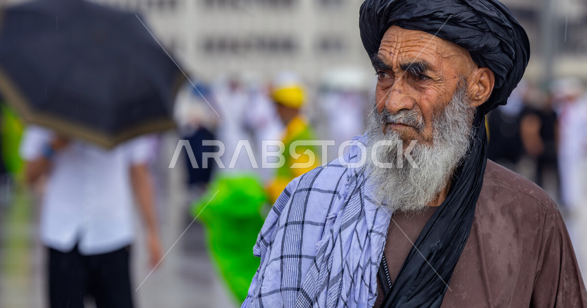 Performing the fifth pillar of Islam, visiting the Sacred House of God ...