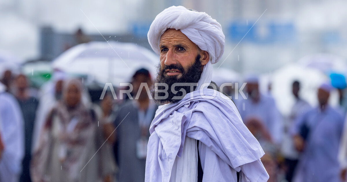 Visiting the Sacred House of God in Mecca, worship and getting closer ...