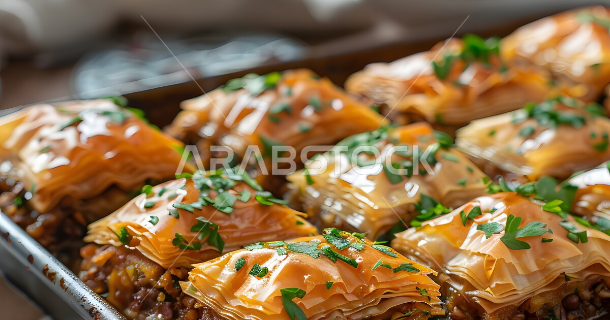 Eastern Arabic food recipes, delicious Saudi sweets with pistachios and ...