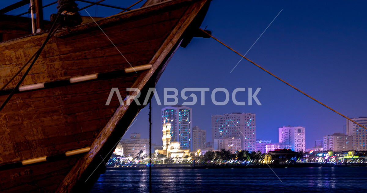 Famous tourist attractions, close-up of a wooden ship sailing at sea ...