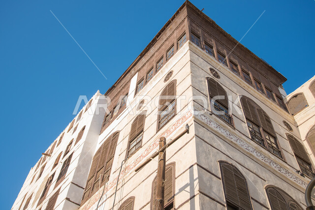 Wooden doors and windows, an important meeting place in the Hijaz ...
