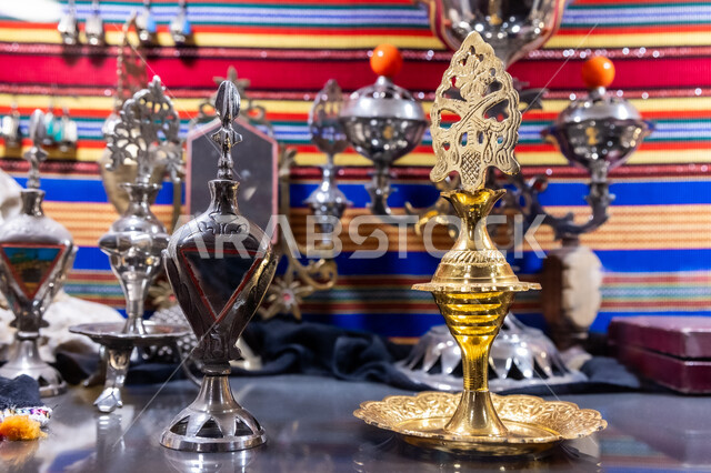 Distinctive traditional designs for Gulf antiques, popular tools and ...