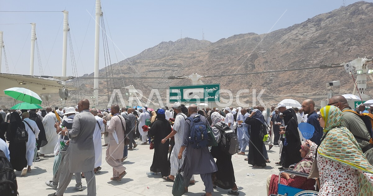 Worship and drawing closer to God Almighty, visitors to the House of ...