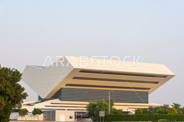 Famous Emirati libraries in the Arabian Gulf, intellectual cultural ...