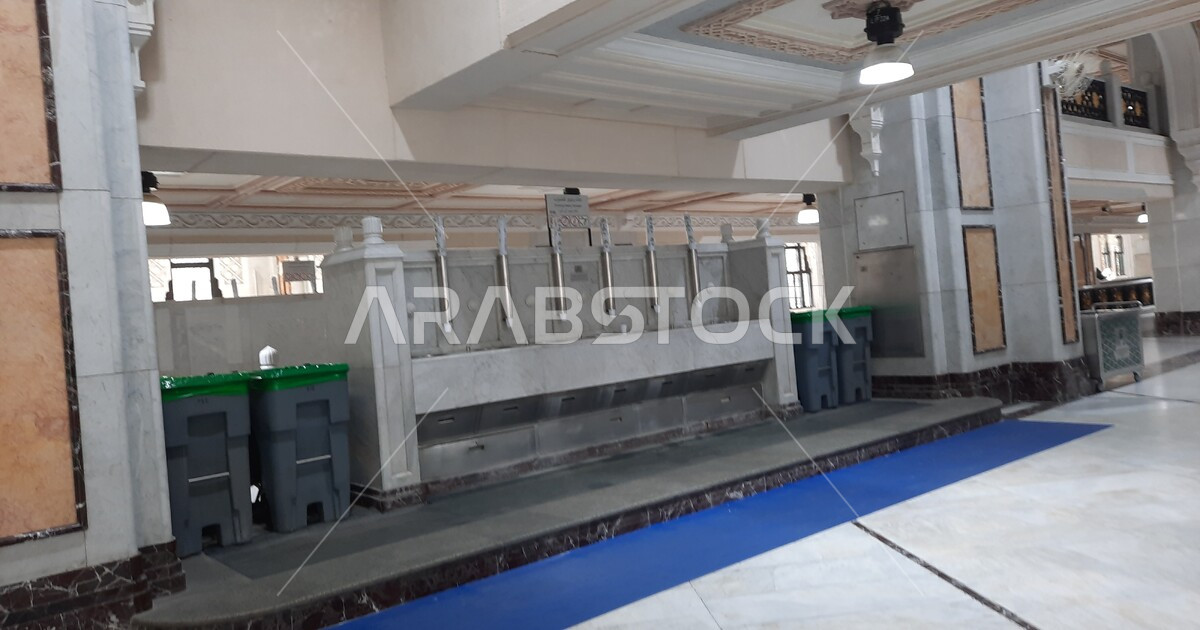 Mas'a inside the Grand Mosque in Mecca, Islamic holy places, Image of ...